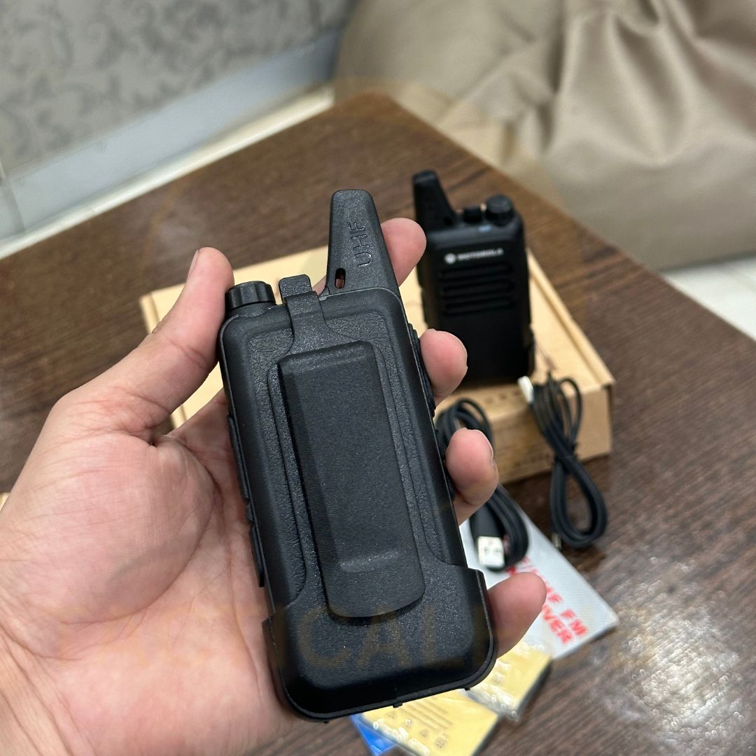 Motorola C1 Slim Walkie Talkie – Long Range, Clear Communication ...